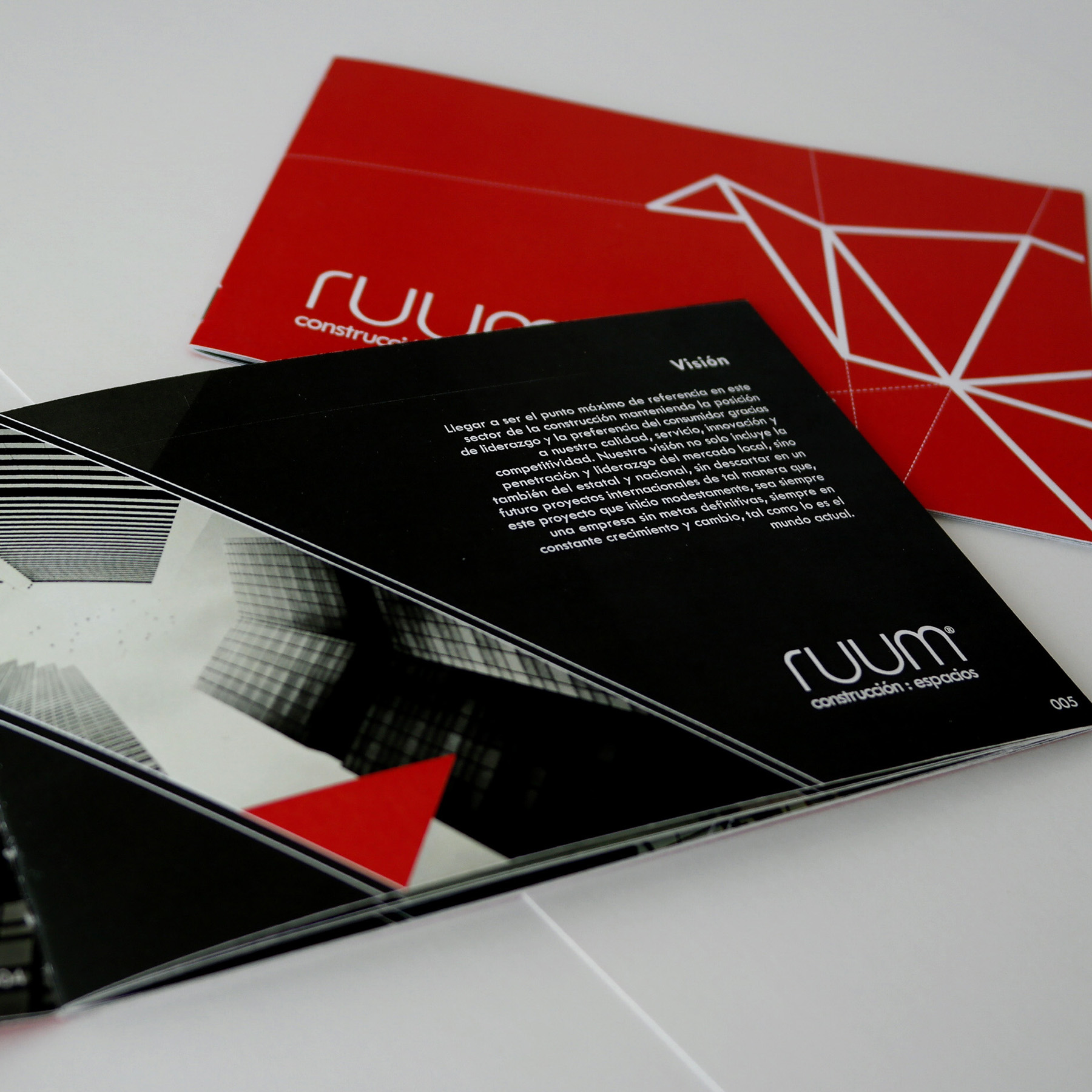 ruum Brand Identity Design by pizelato - World Brand Design Society